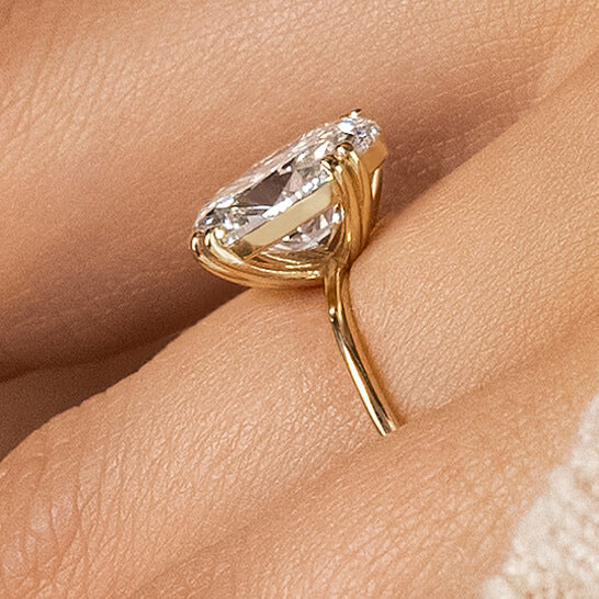 Filament Ring, Oval Cut | Melanie Casey Fine Jewelry